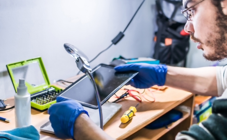 Best Tools Required for DIY Tablet Repair at Home